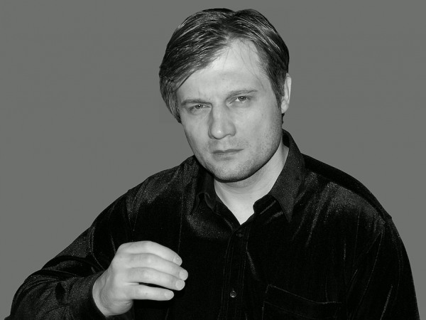 Алексей Фомин представил публике чувственную музыкальную композицию без ...